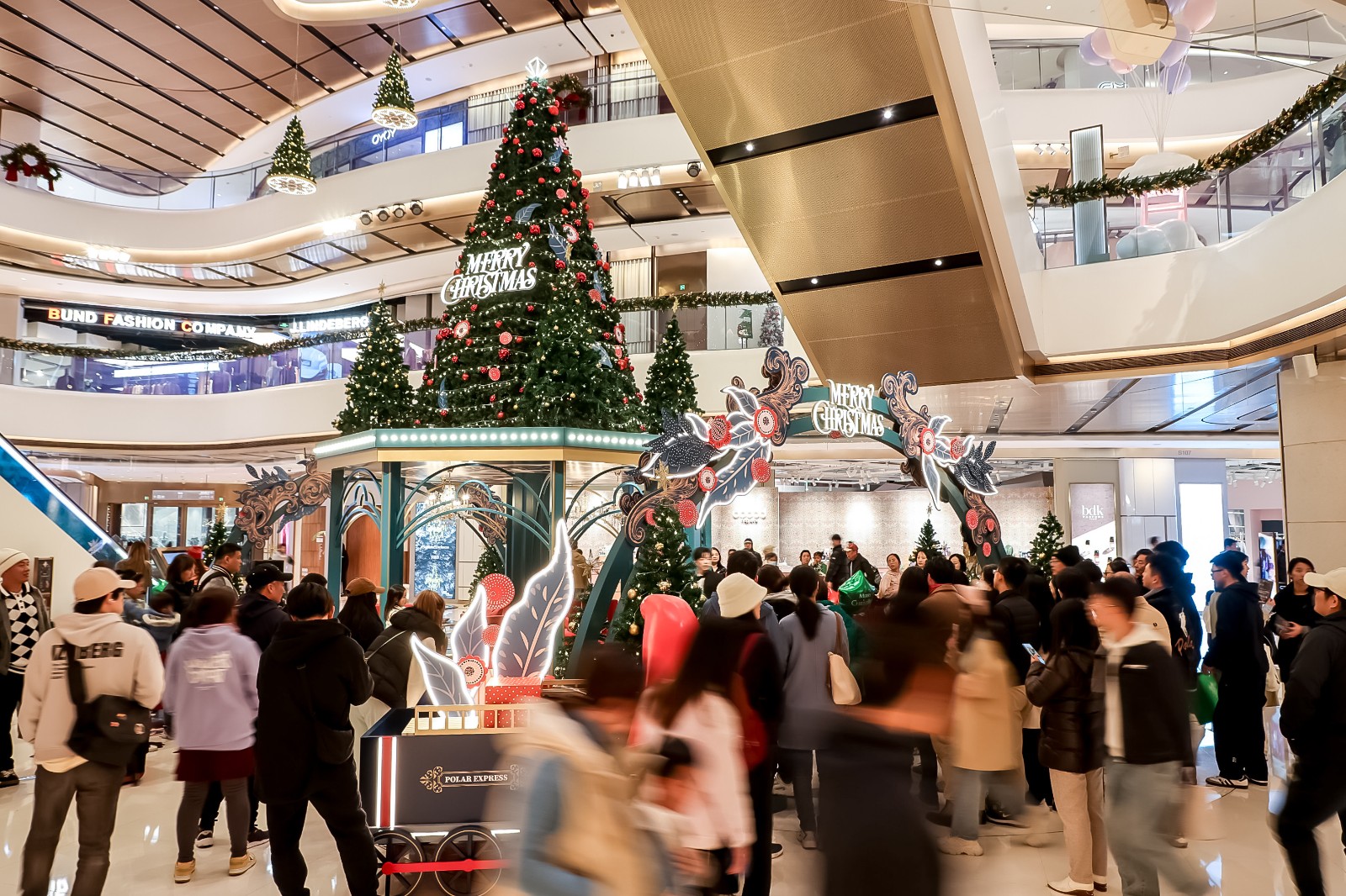 BFC化身浪漫星愿之地，节日市集梦幻开启——上海热线